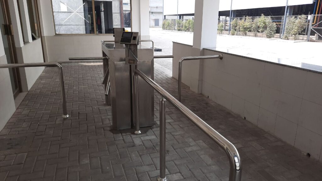 7 Leading Pros of Using Access Control Turnstiles!